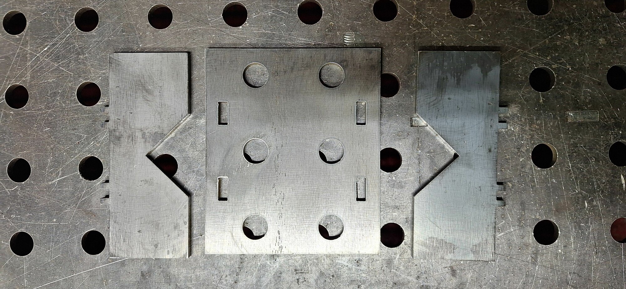 КИТ комплект "Держатель для труб и профилей широкий 6 отверстий"