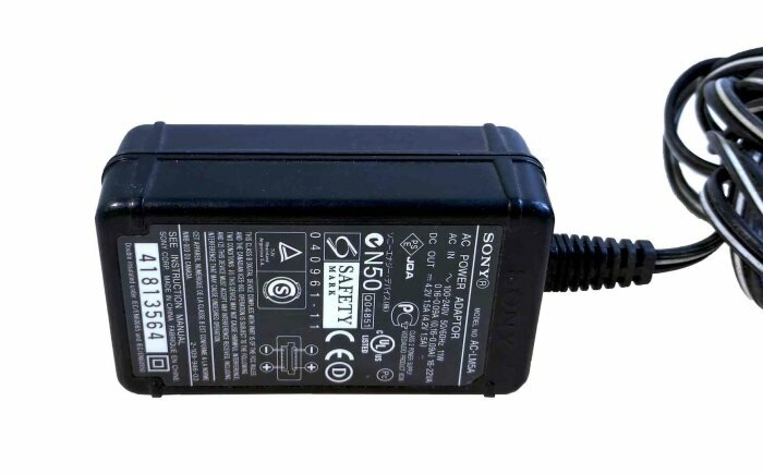 Блок питания SONY AC-LM5A 4.2V 1.5A