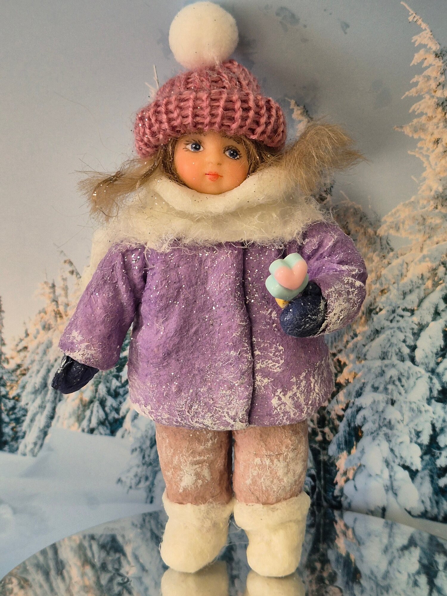 Ёлочная игрушка Affavatta, "Девочка с мороженым", 12см, ручная роспись