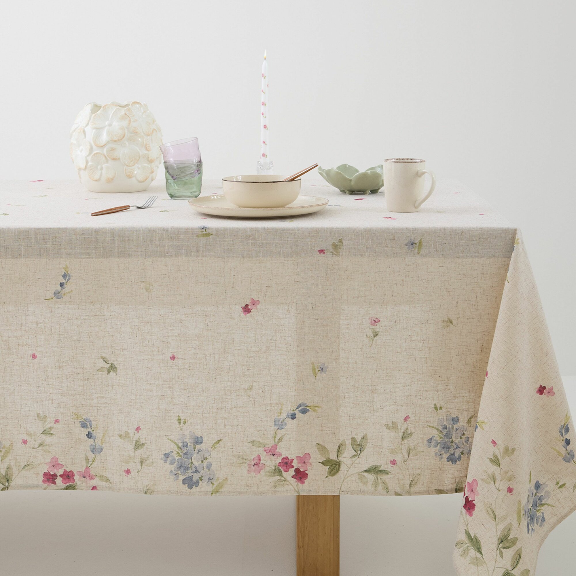 Скатерть, 160х160 см, полиэстер/лен, бежевая, Цветы, Colorful flowers, Kuchenland