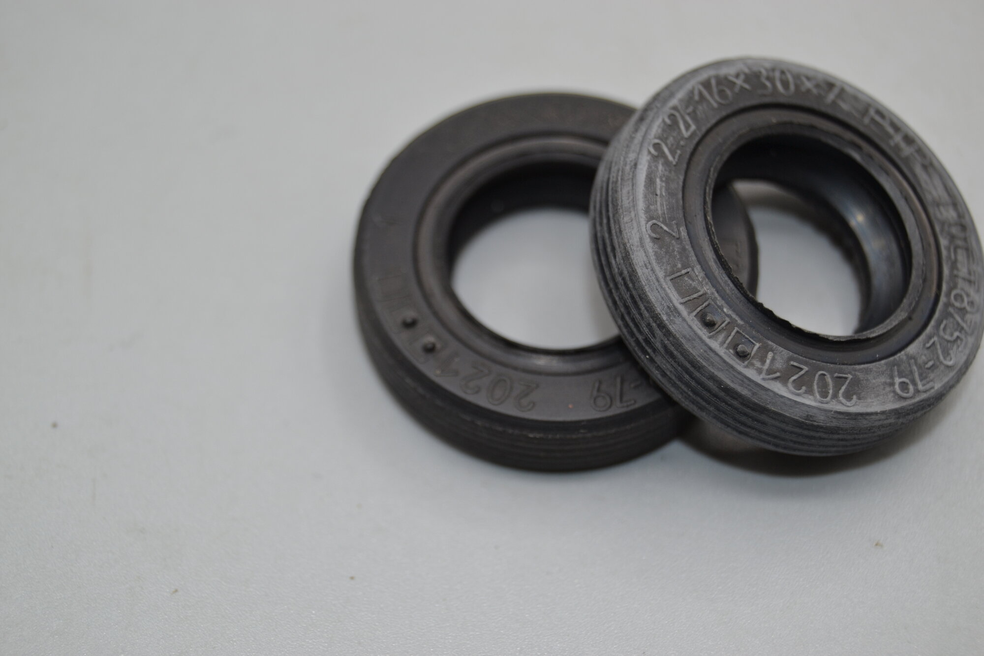 Манжеты сальники 16х30х7, (2шт)