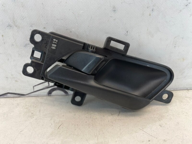 Б/У ручка двери внутренняя Hyundai Creta 2017 GS G4FG Задн. Лев. nПрисутствуют незначительные царапинкиnДетальное состояние н...