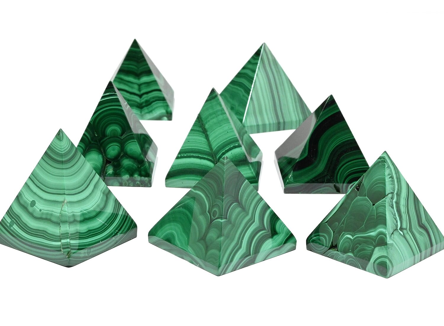 Пирамида из малахита 35*35*34мм. .