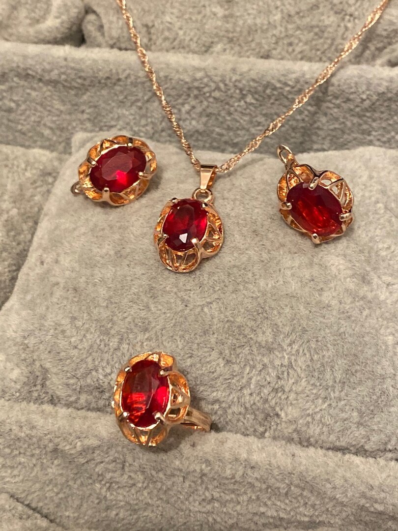 Комплект бижутерии: цепь, серьги, кольцо, подвеска, фианит