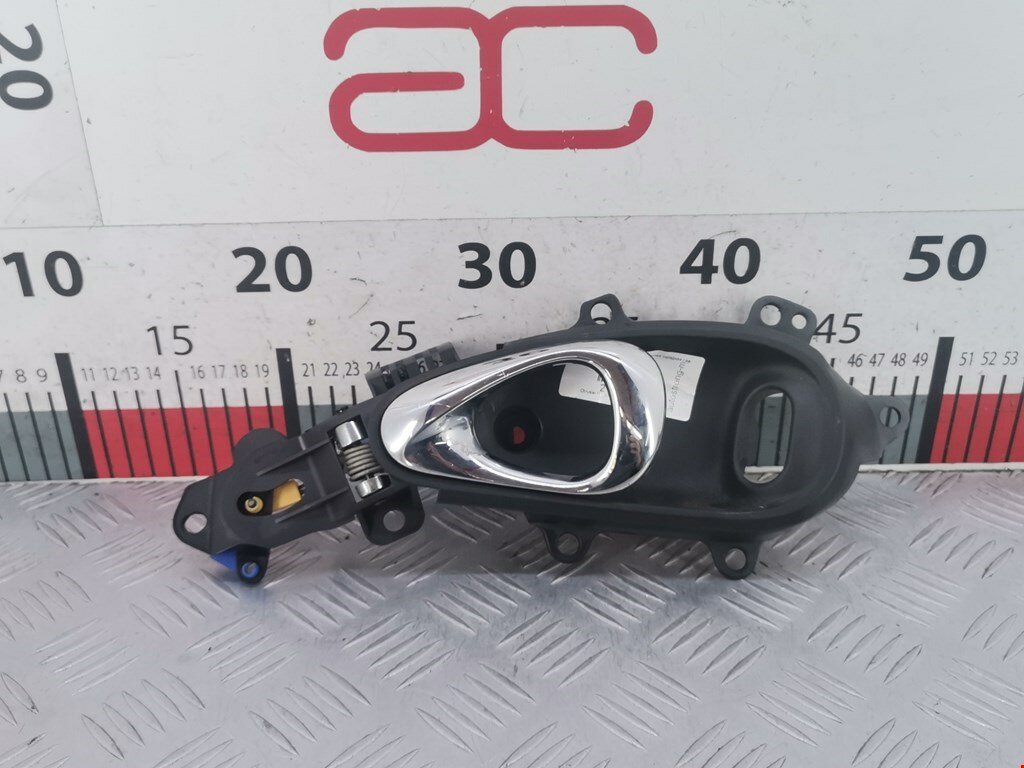 Ручка двери внутренняя передняя левая Chrysler PT Cruiser 0SB97TRMAD арт. 2157332