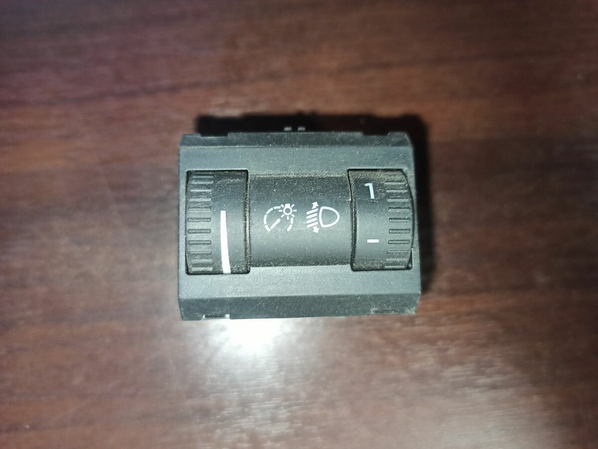 Кнопка корректора фар Skoda Octavia A5 1Z 1Z0941333