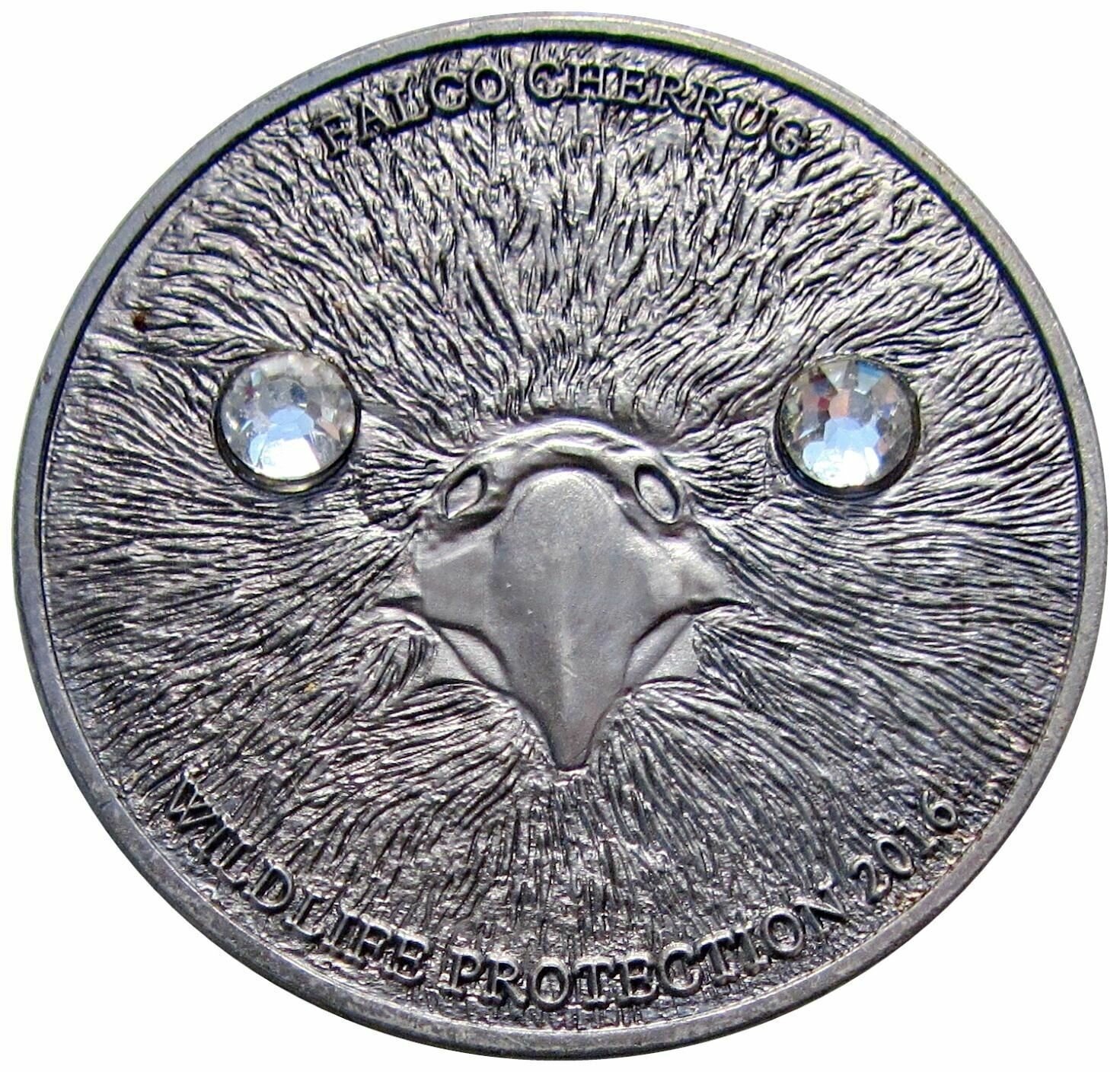 Жетон 500 тугриков 2016 года. Монголия. Сокол Балобан (белые глаза). Красная книга.