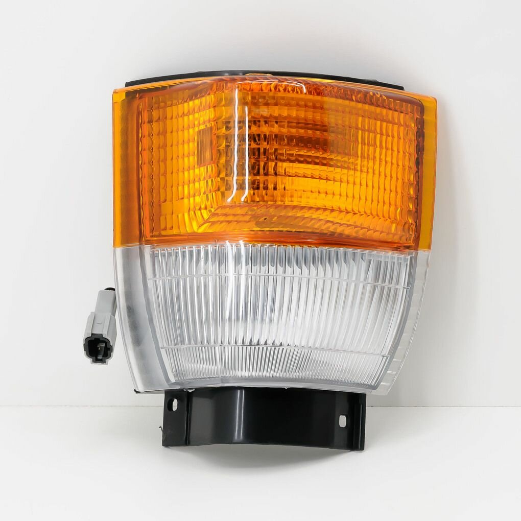Габарит NISSAN ATLAS F23 1991-1998 г, желтый, правый, SAT