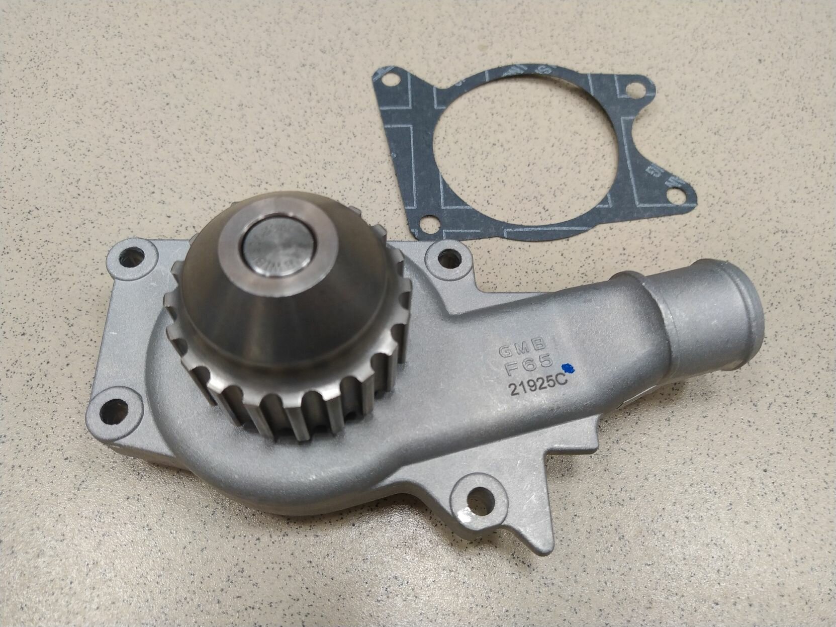 Насос водяной GMB Chery Amulet [1.5 16V 5MT лифтбэк]