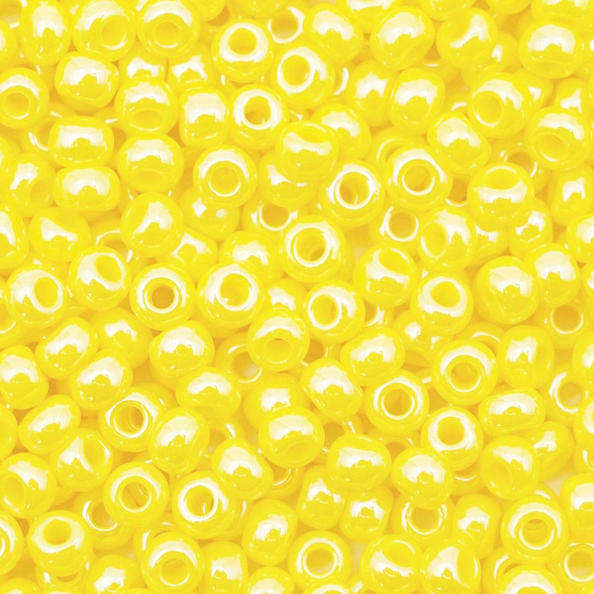 Бисер Preciosa 88110 непрозрачный светло-желтый перламутровый (10/0) 2.3 мм, 5 г, цена за 2 уп.