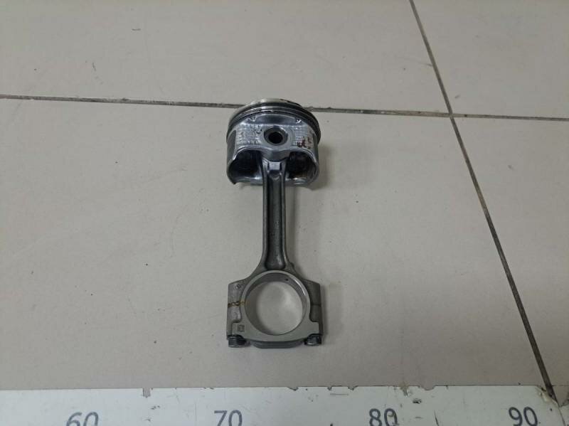 Поршень с шатуном Renault Duster 2012 кат.номер: 120A10724R 1210A5RB0A