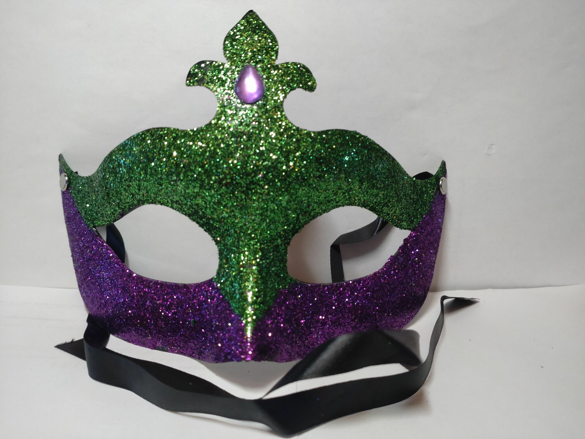 Карнавальная венецианская маска . Зелёно-фиолетовый.