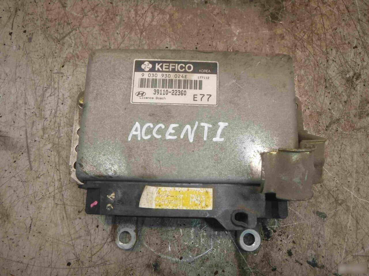 Блок управления двигателем Hyundai Accent I (1994—2000) 3911022360