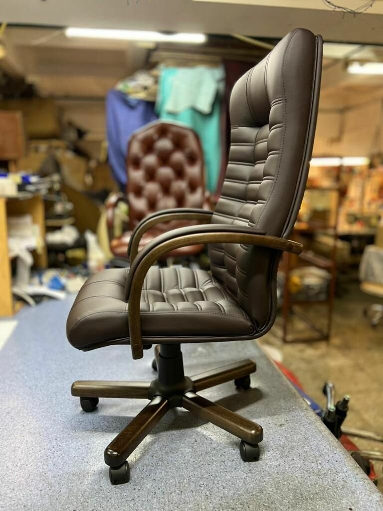 Кресло офисное Атлант-Лагуна МП 0429, кресло руководителя, компьютерное кресло на колесиках с подлокотниками