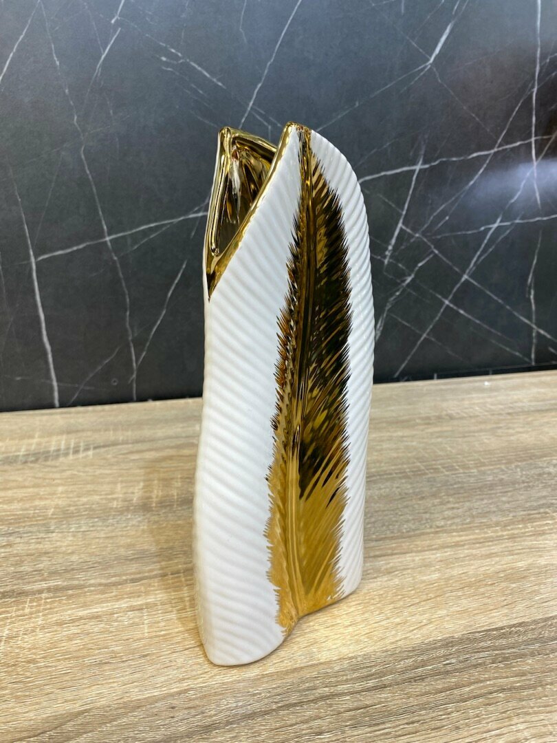 Ваза Candy Casaentera CE12-10073171 керамика белый/золото 120х40х250h