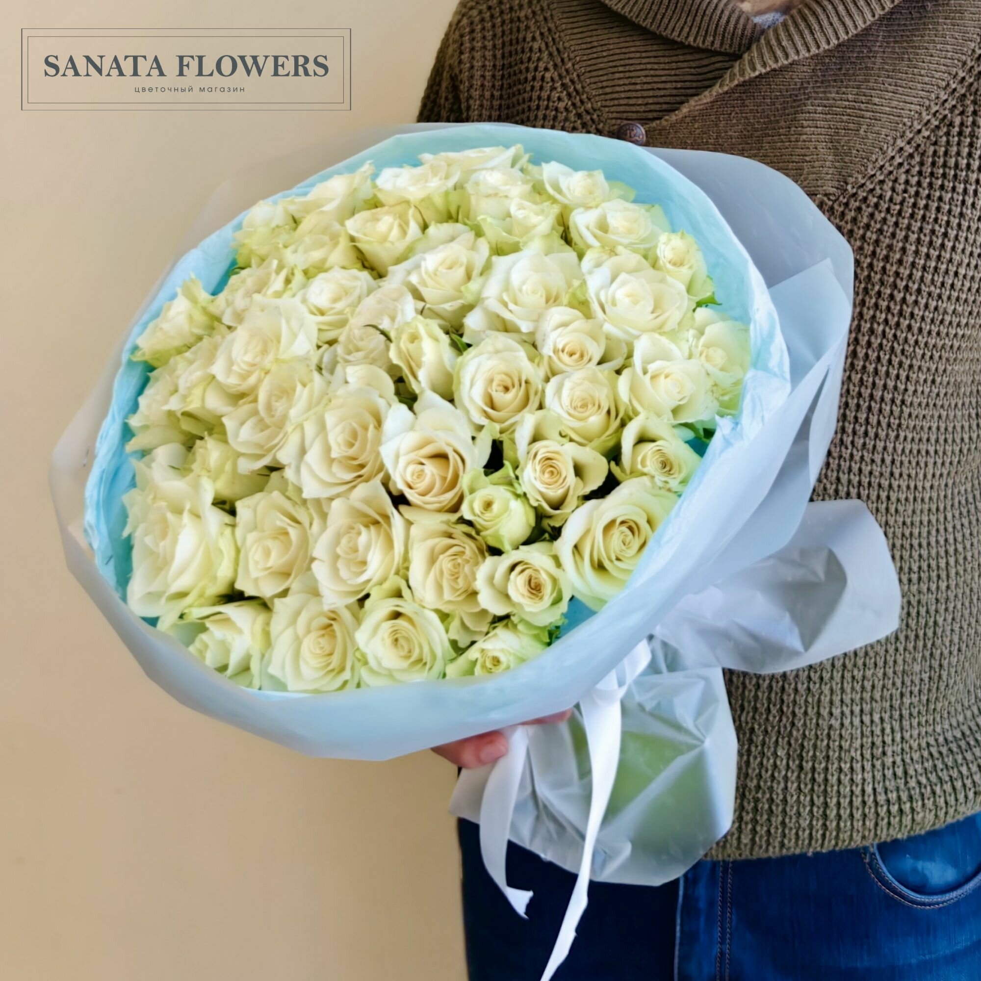 Букет "51 белая роза", дизайнерское оформление, моно-букет из роз