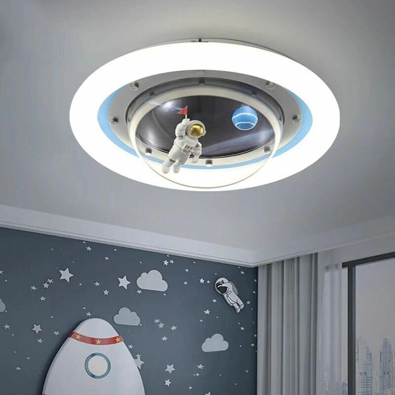 Детский Потолочный Светильник Выполнен В Виде Современного Мультяшного Космонавта. Защита Глаз, Освещение Для Украшения Дома. Подходит Комнаты Мальчика, Спальни, Кабинета.