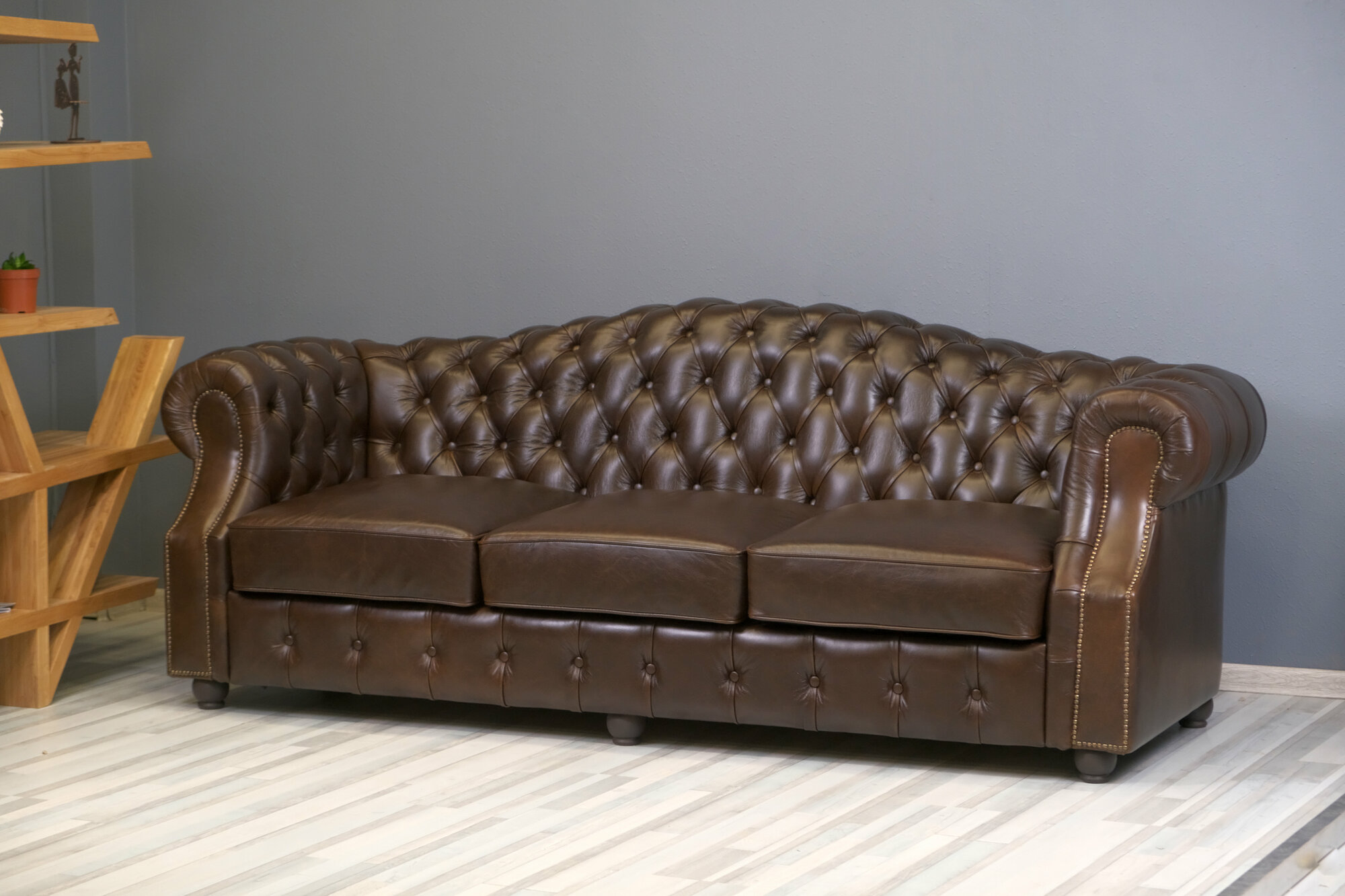 Эксклюзивный диван Честер 250/90/90 смв искусственной коже , трехместный