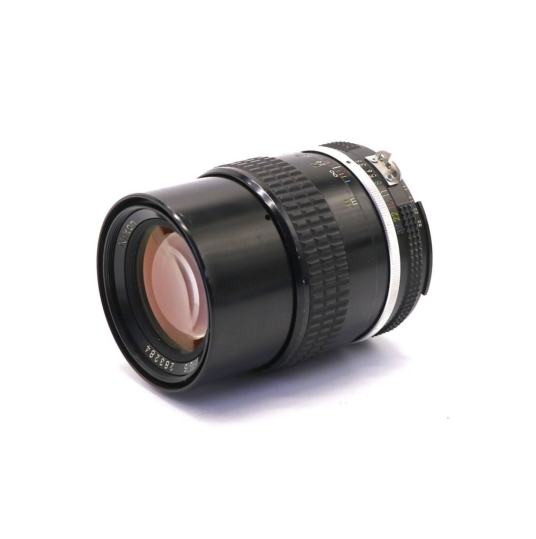 Длиннофокусный объектив Nikon 135mm f/3.5 Nikkor