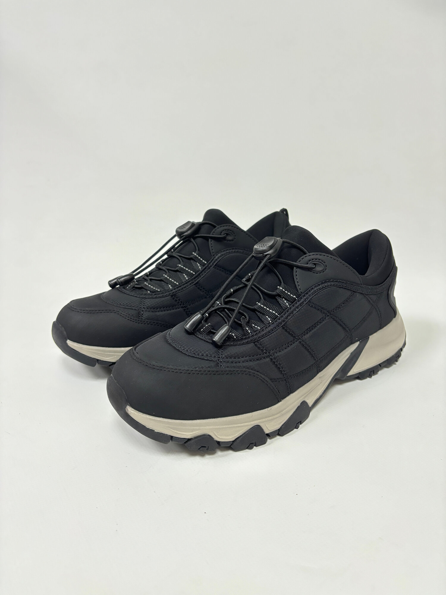 Кроссовки трекинг