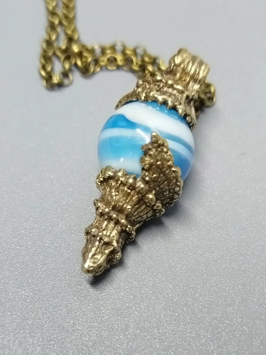 Колье, стекло