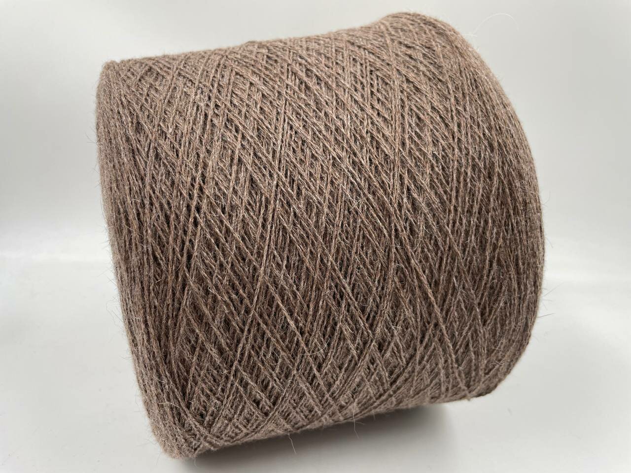 Бобина Итальянской пряжи Antilope Profilo 70% меринос 20% ангора 10% кашемир "Орех" 500 грамм (стоковая бобинная)