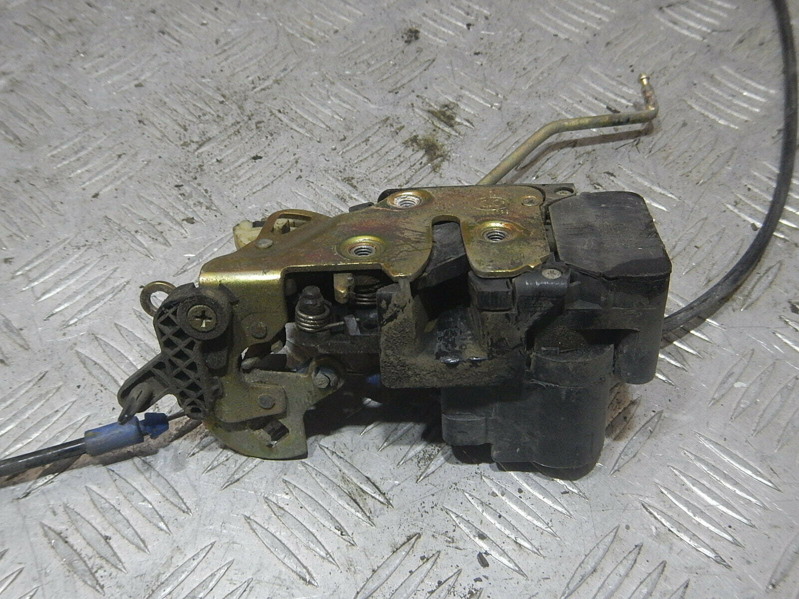 Б/У Замок двери задней левой, Chery (Черри)-TIGGO (T11) (05-) Chery TIGGO (T11) (05-16) Без повреждений 296516 CHERY арт...