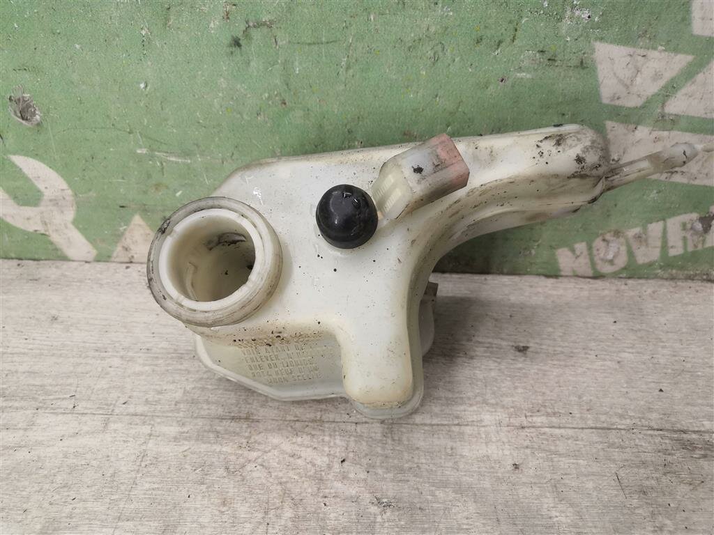 Бачок главного тормозного цилиндра VW Polo Classic 95-02