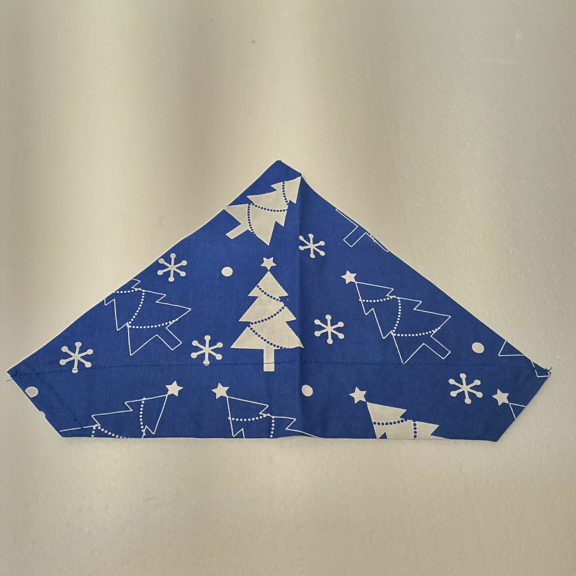 Бандана для животных, синяя елочка, 50х36, на ремень шириной10 см