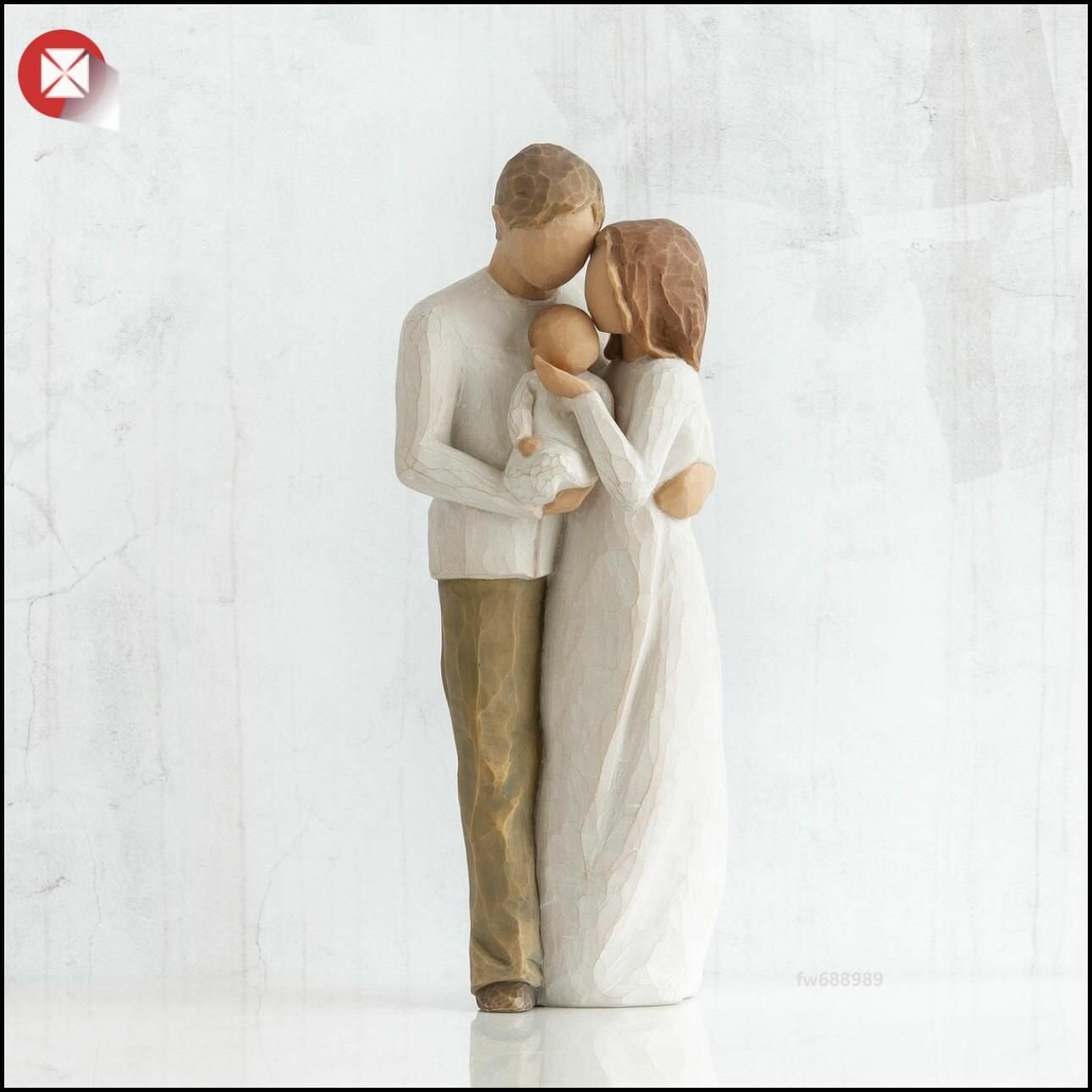 Подарочная статуэтка Willow Tree 'Наш подарок' — символ семьи и уюта, идеальный презент на рождение малыша и тепла