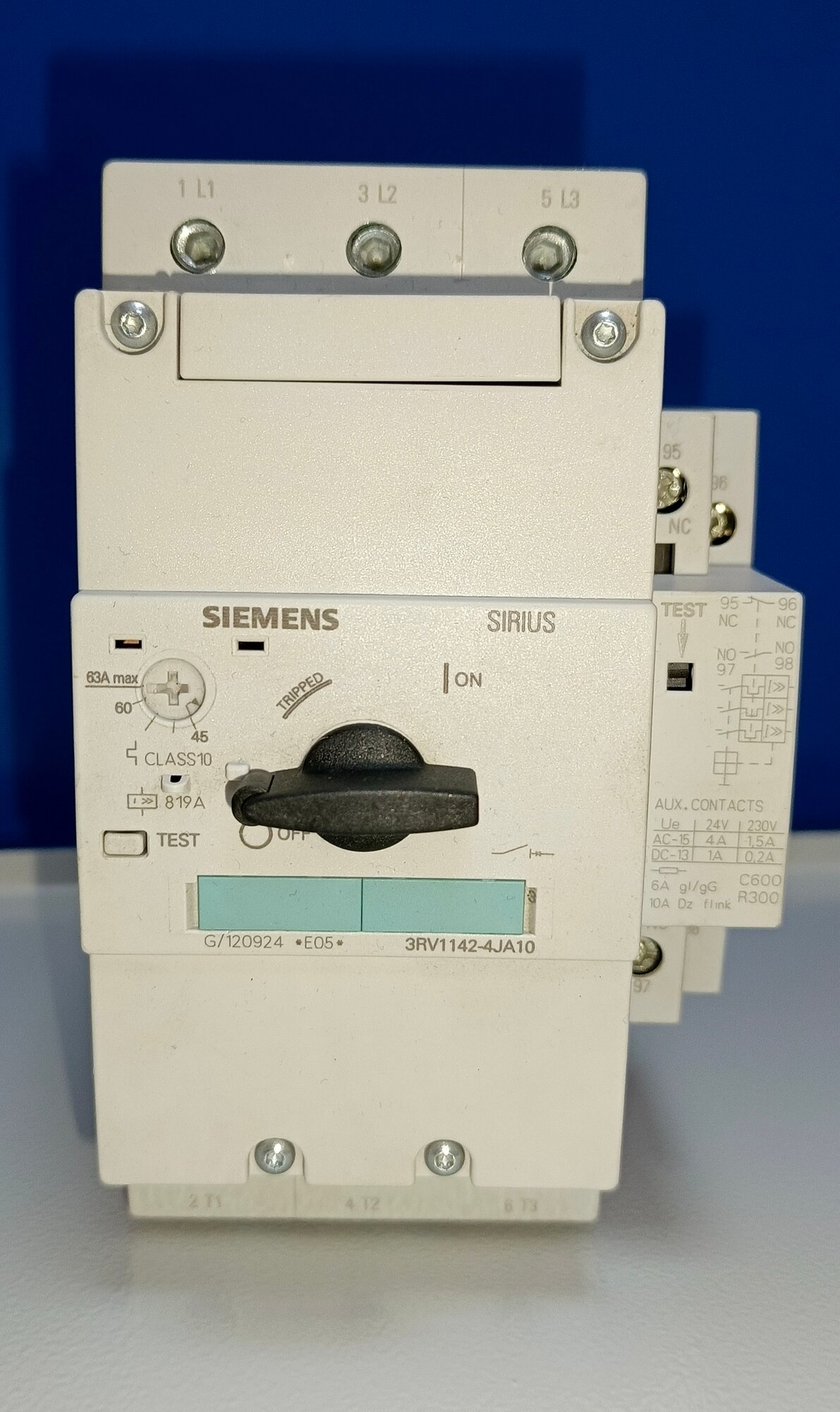 Автоматический выключатель Siemens Sirius 3RV1142-4JA10, монтаж на DIN-рейку, 63А, 400 В
