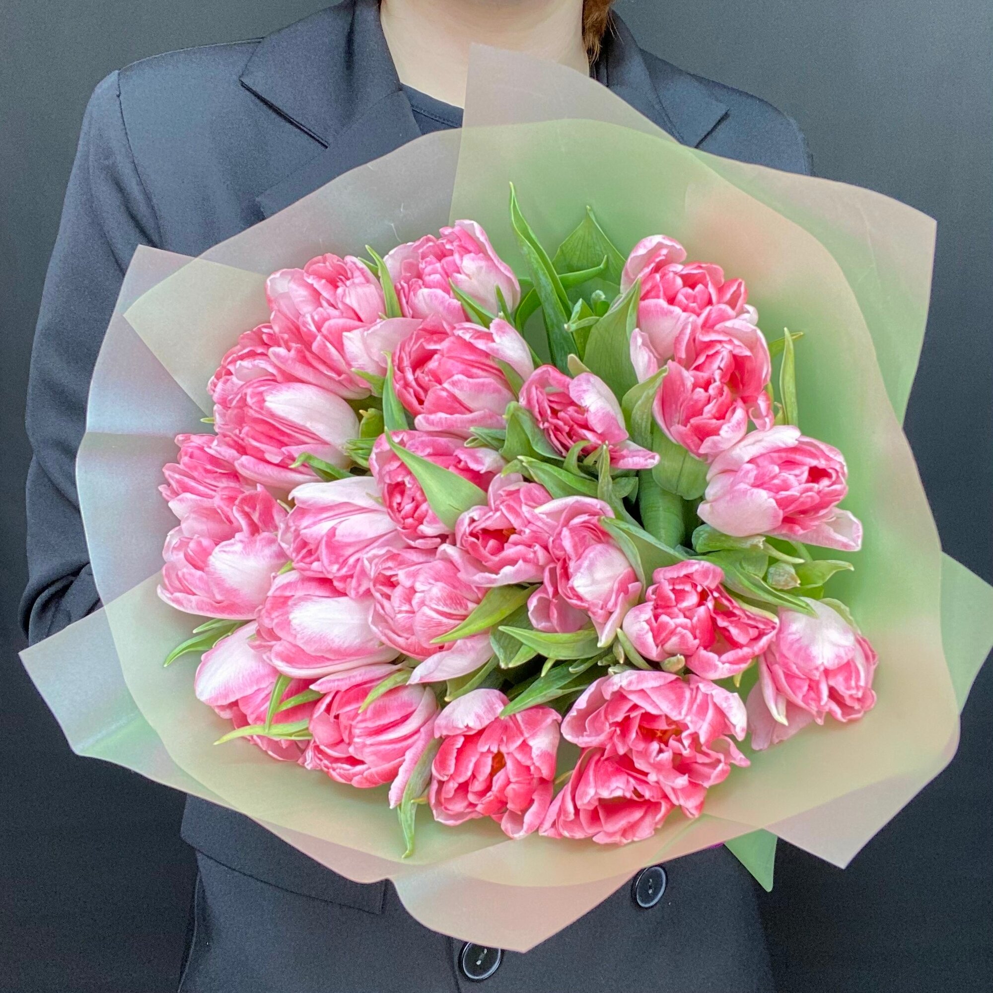 Розовые тюльпаны (25 тюльпанов), высота букета 40 см, ширина 20 см