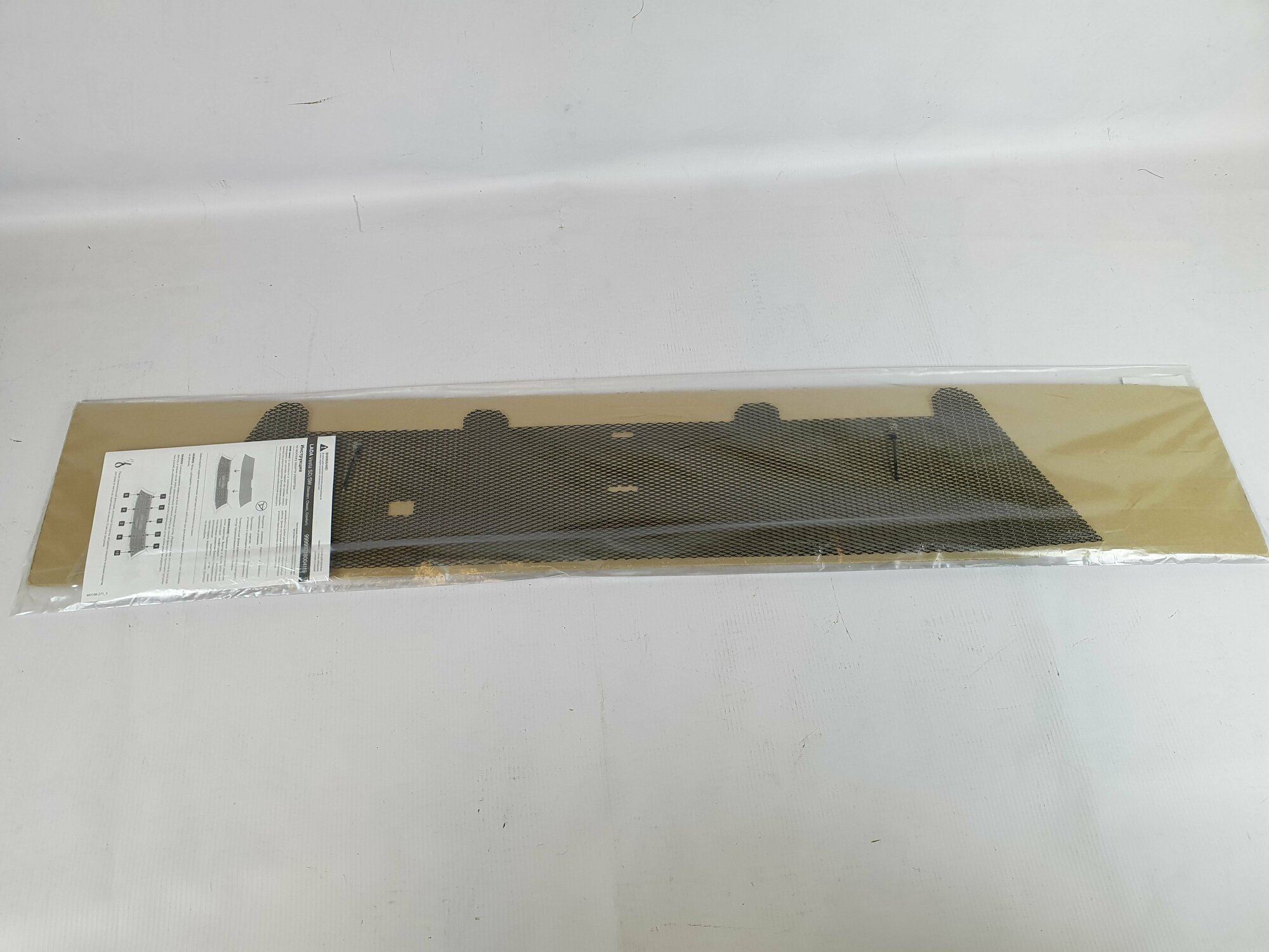 Защитная сетка радиатора 2180 для комплектации Classic, Comfort фигурная