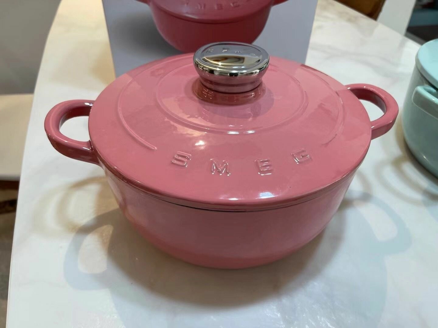 SMEG24cmЭмаль Чугун Горшок-розовый
