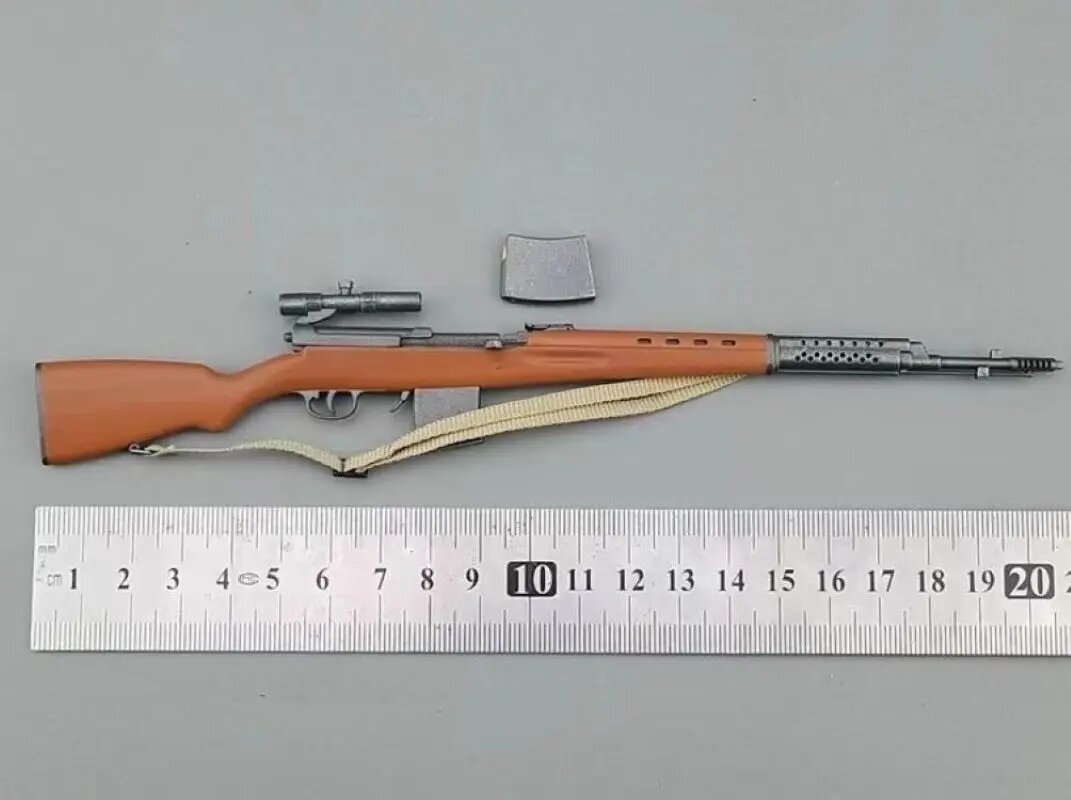 Fanatic 1/6 Пластиковая модель винтовки SVT-40