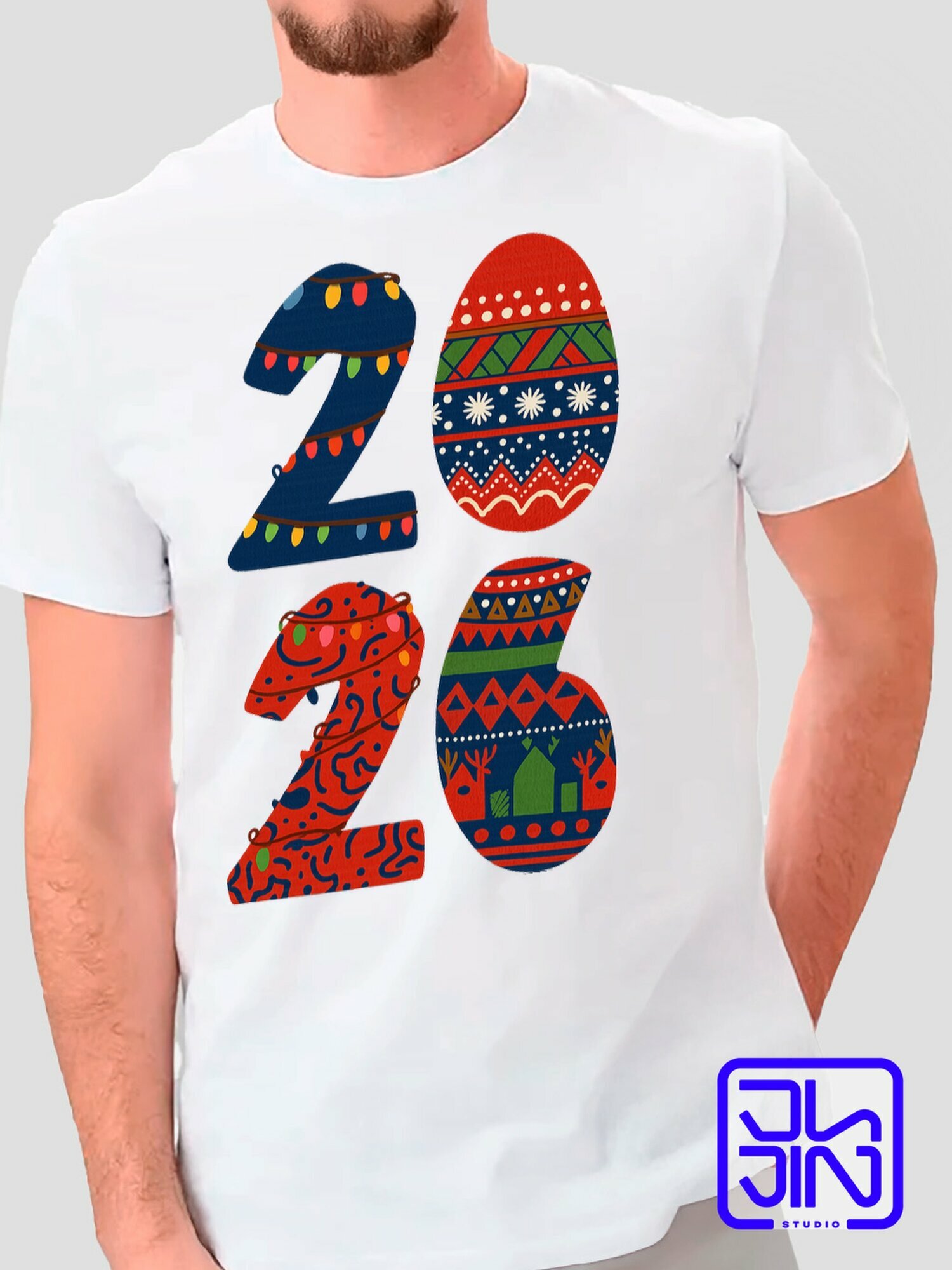 Футболка классическая мужская с авторским принтом Геометрическая темно-синяя и красная этническая композиция 2026 новый год, белый хлопковый трикотаж с прикольным рисунком на груди
