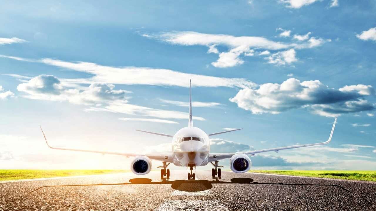 Картина на холсте 110x60 LinxOne "Самолет небо авиалайнер" интерьерная для дома / на стену / на кухню / с подрамником