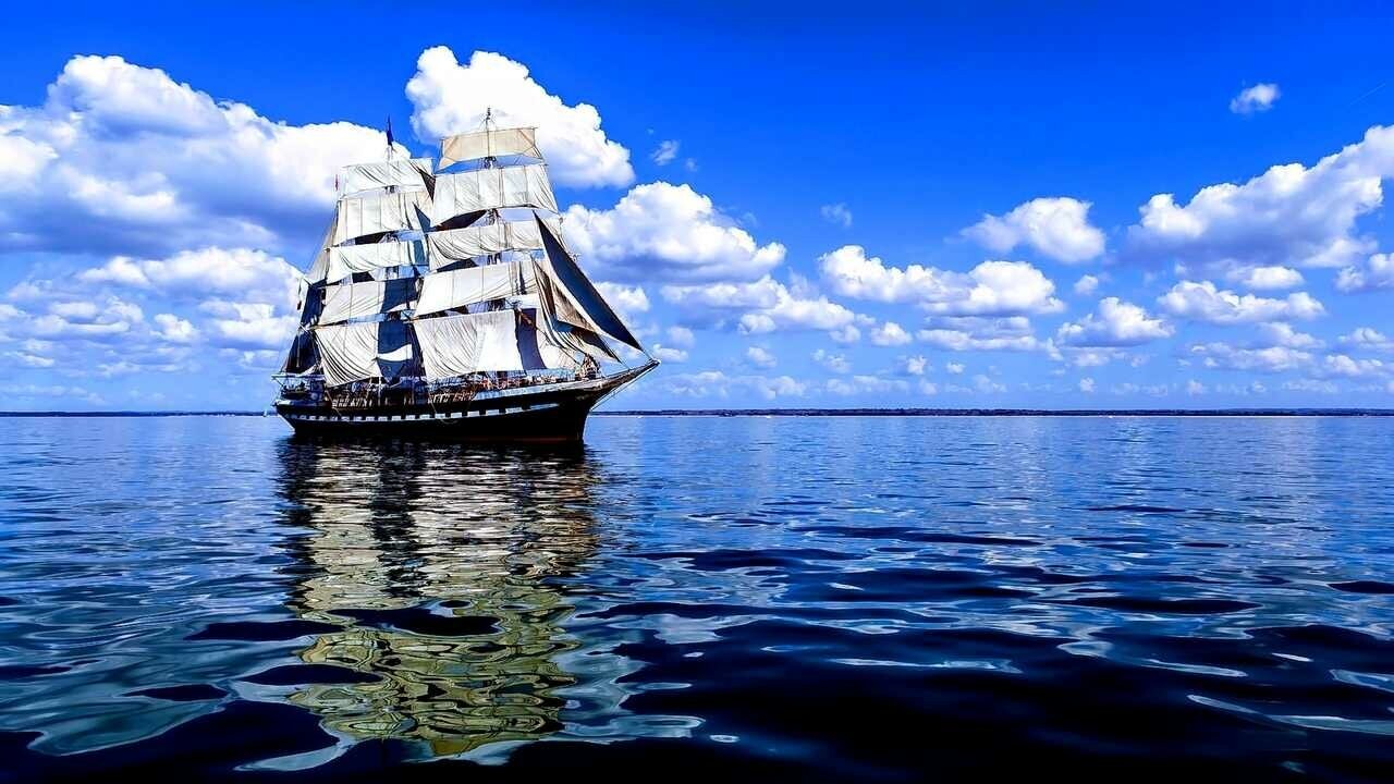 Картина на холсте 110x60 LinxOne "Парус гавань Облака корабль" интерьерная для дома / на стену / на кухню / с подрамником