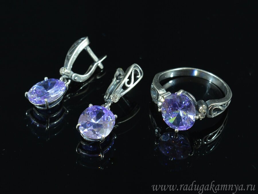 Комплект бижутерии: серьги, кольцо, циркон