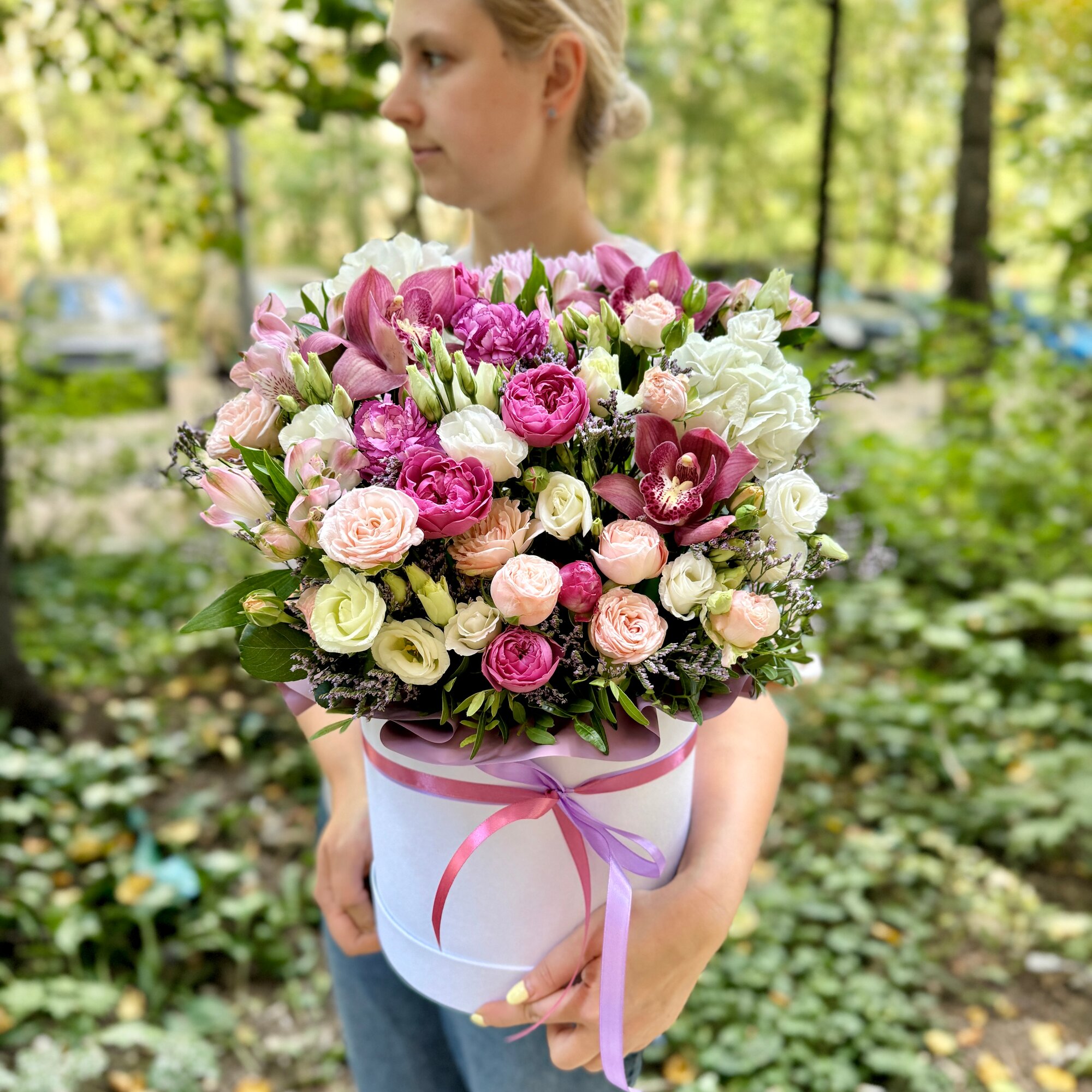 Мега коробка свежих цветов XL