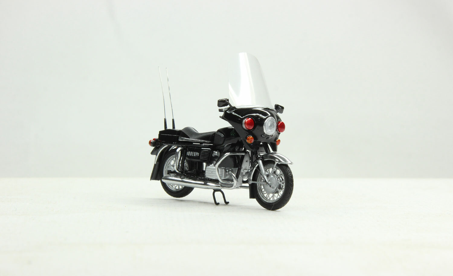 Днепр 14.9 кортежный мотоцикл модель в масштабе 1:43