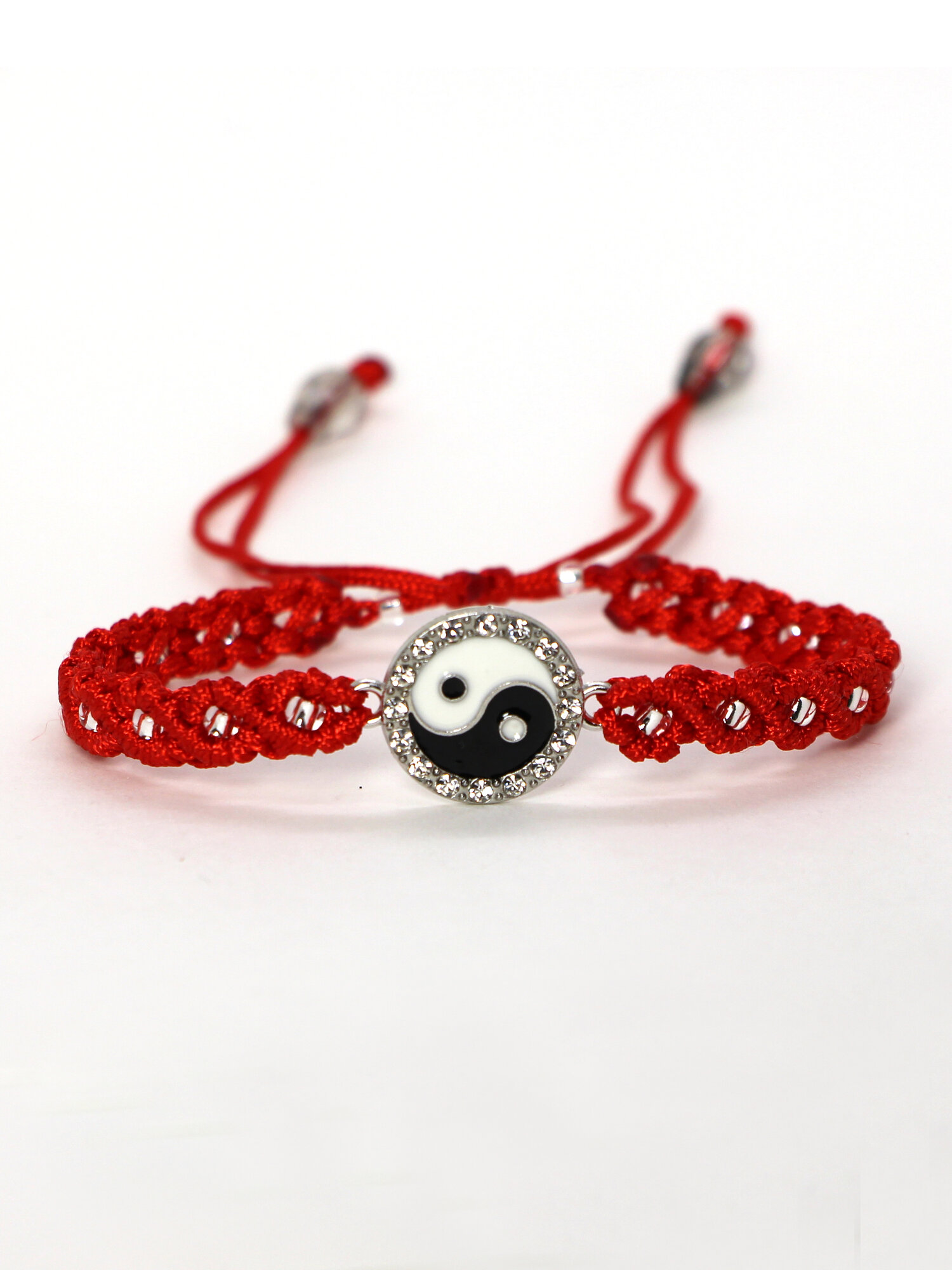 Плетеный браслет