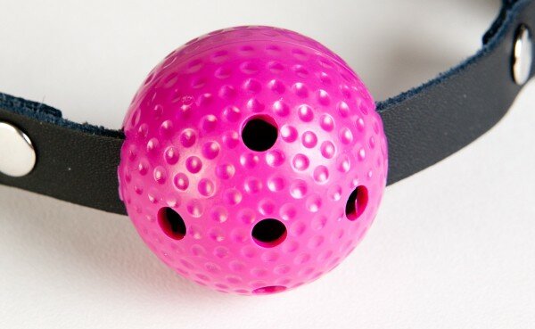 TOYFA Theatre Пластиковый кляп-шар с дырочками, розовый / 708013