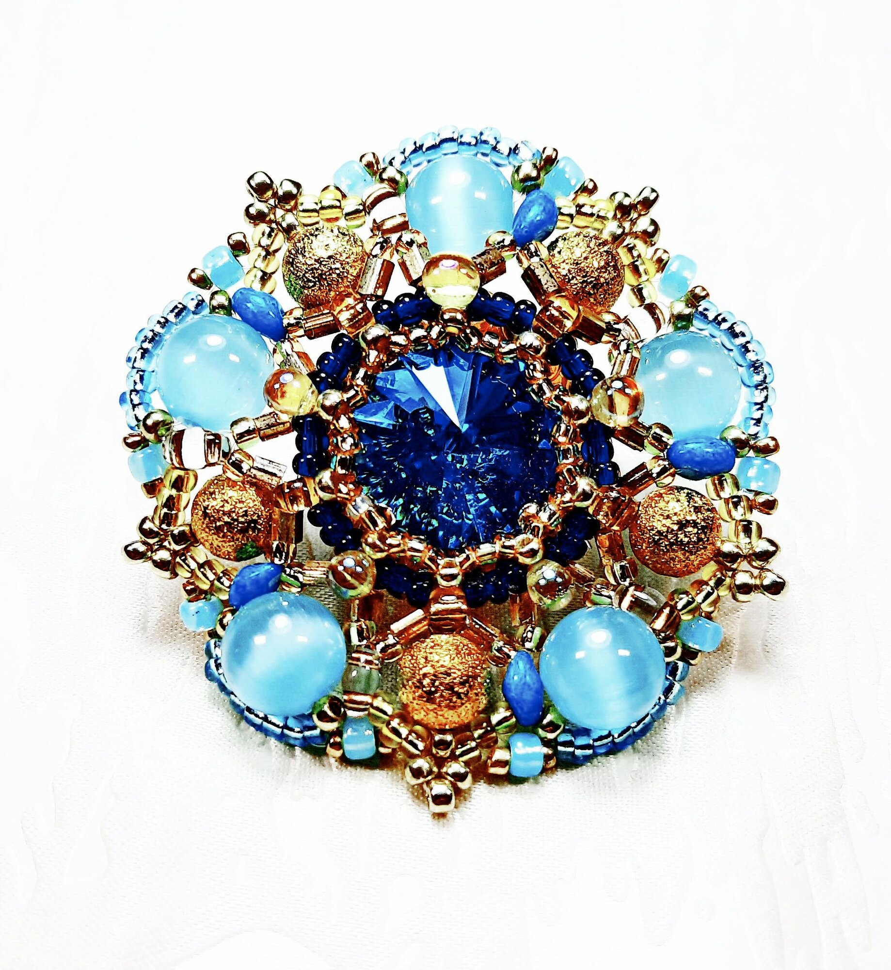 Брошь, горный хрусталь, бисер