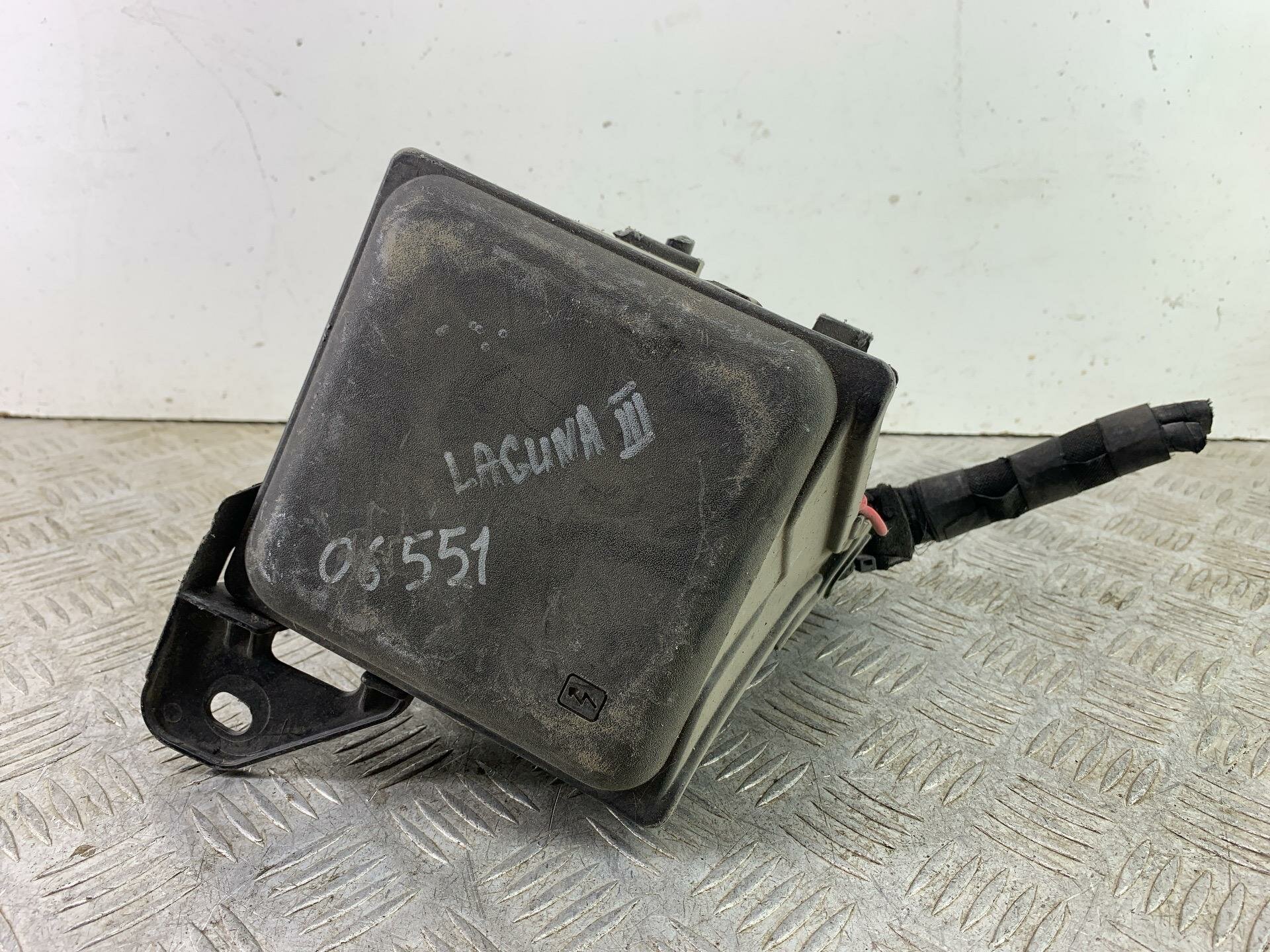 Блок предохранителей Renault Laguna 3 2011 55RJ11402