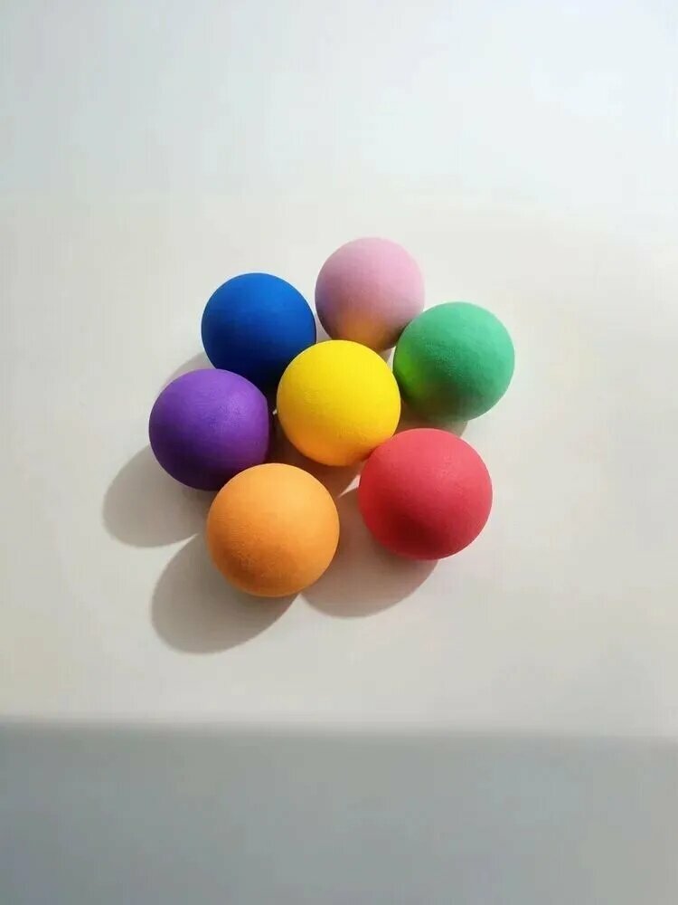 Мячи для тренировок на баланс-борде. Два мяча для тренировок случайного цвета.