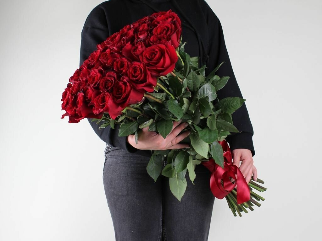 Букет 49 красных роз Эквадор