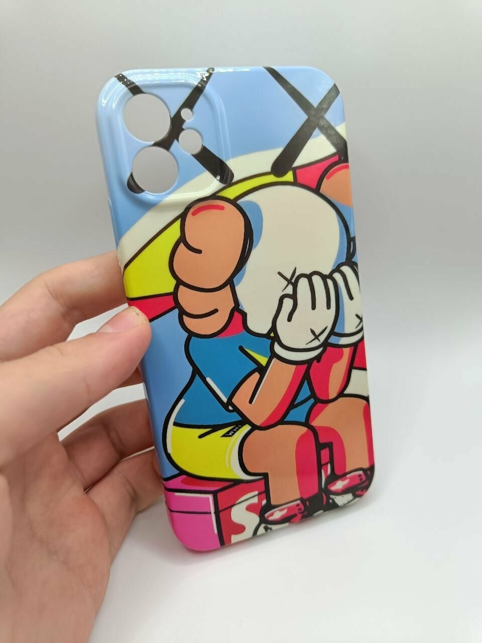 Защитный чехол с принтом KAWS для iPhone 11