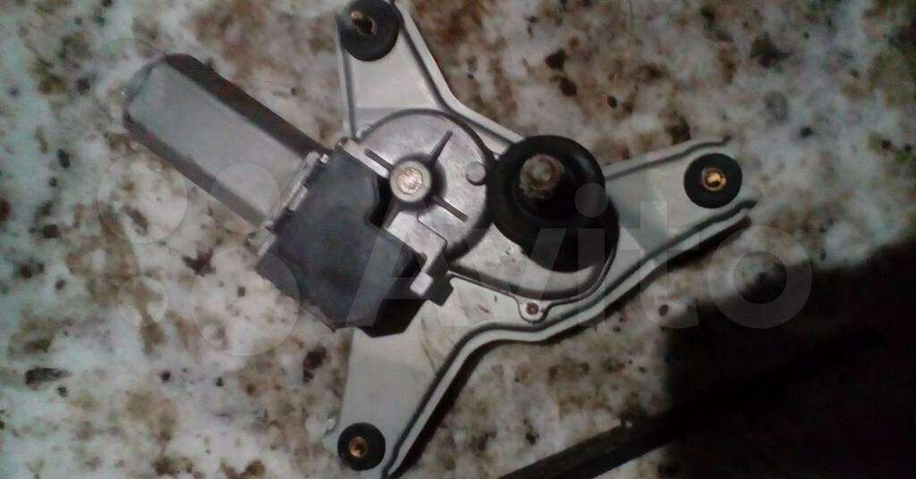 Моторчик дворников зад. Toyota Celica 7 T230 рест. 2004 8513020780