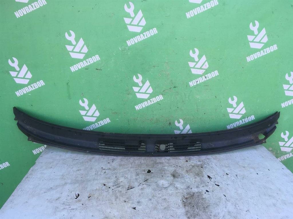 Решетка стеклоочистителя Volvo S40 95-98